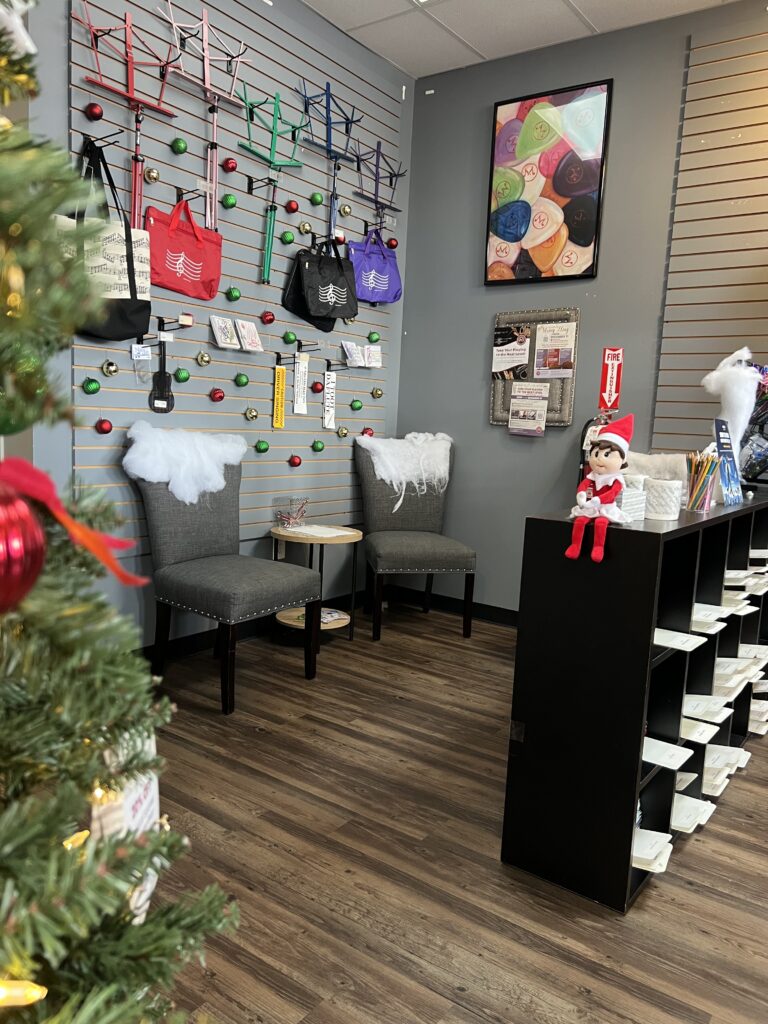 Menchey Music Holiday Waiting Room Photo Contest 🎁 - Menchey Music